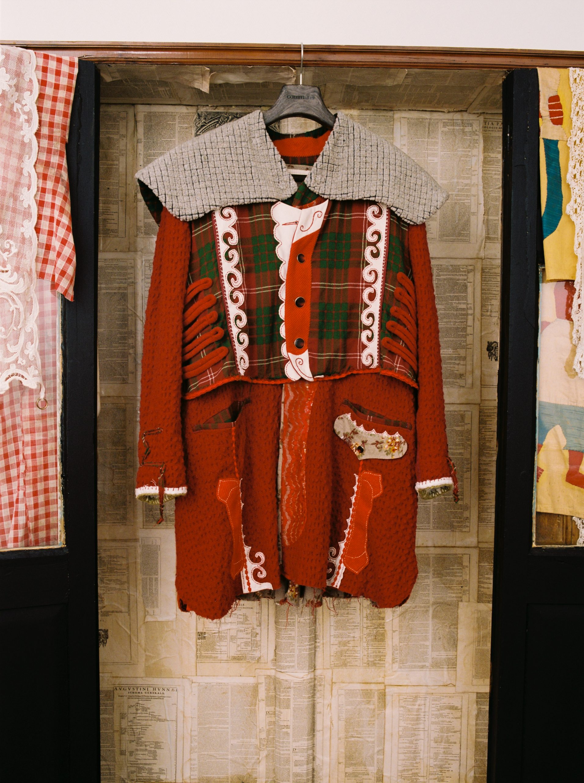 COMMUNS | A Dragon Coat With Removable Parts