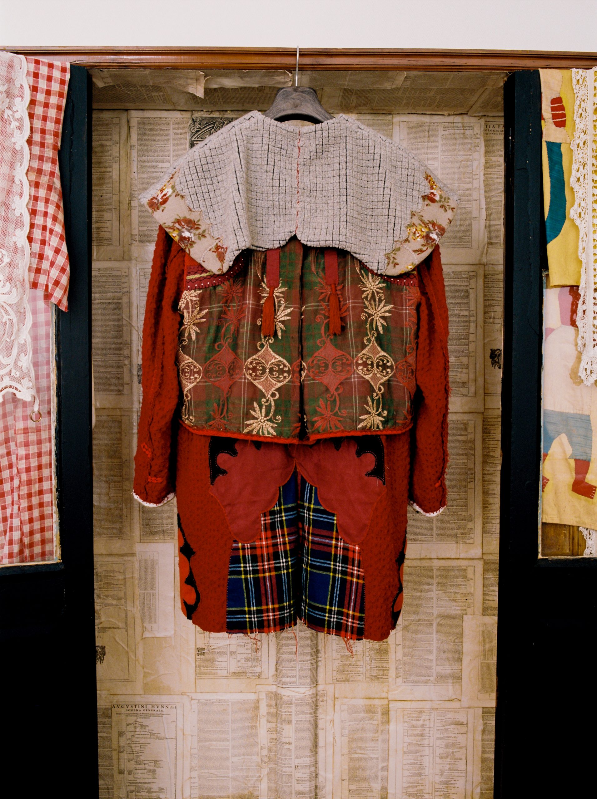 COMMUNS | A Dragon Coat With Removable Parts